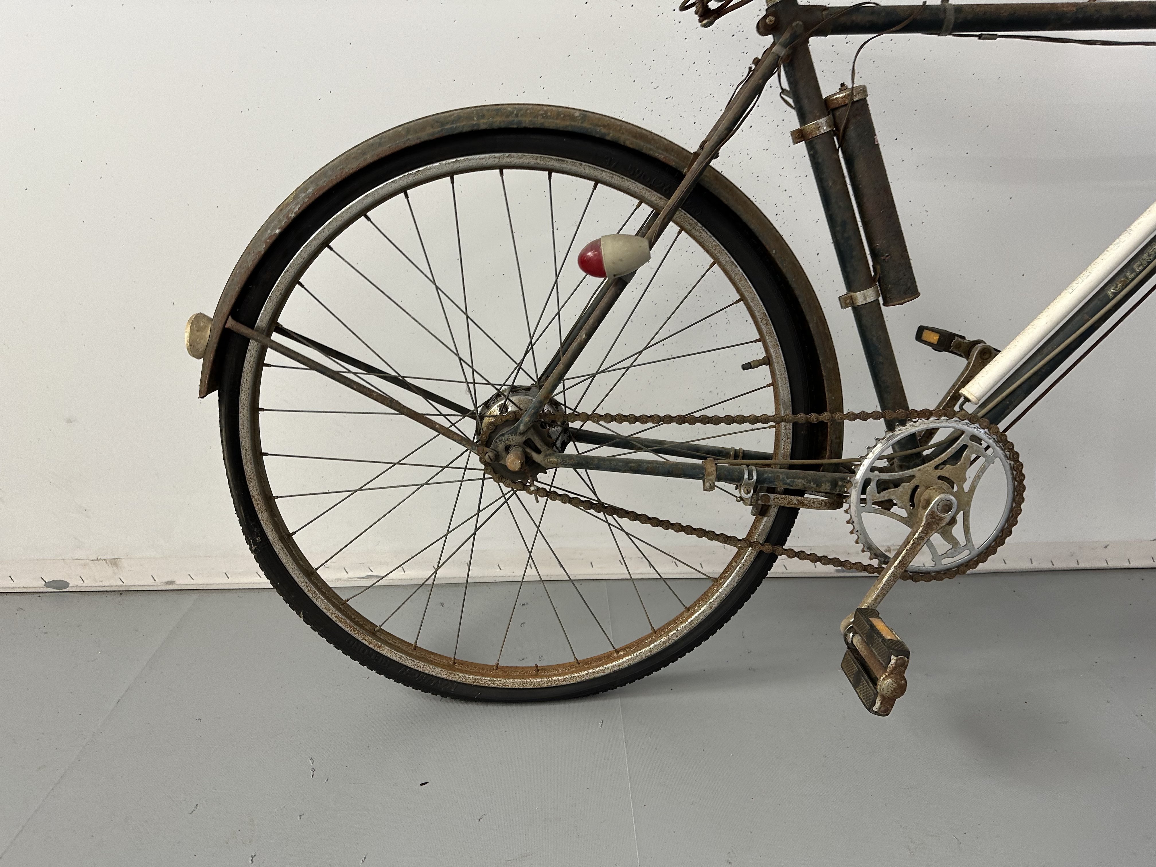 Lot 142 - Raleigh Bicycle - NO RESERVE