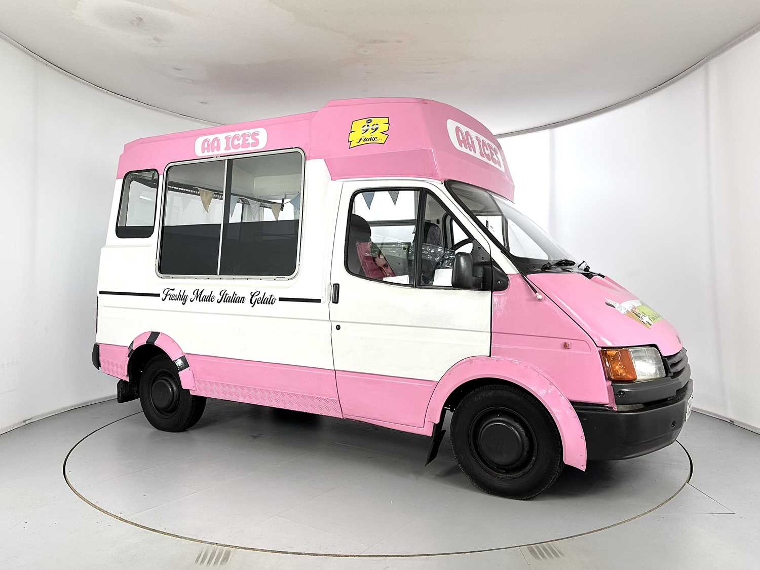 Lot 146 - 1990 Ford Transit Whitby Morrison Ice Cream