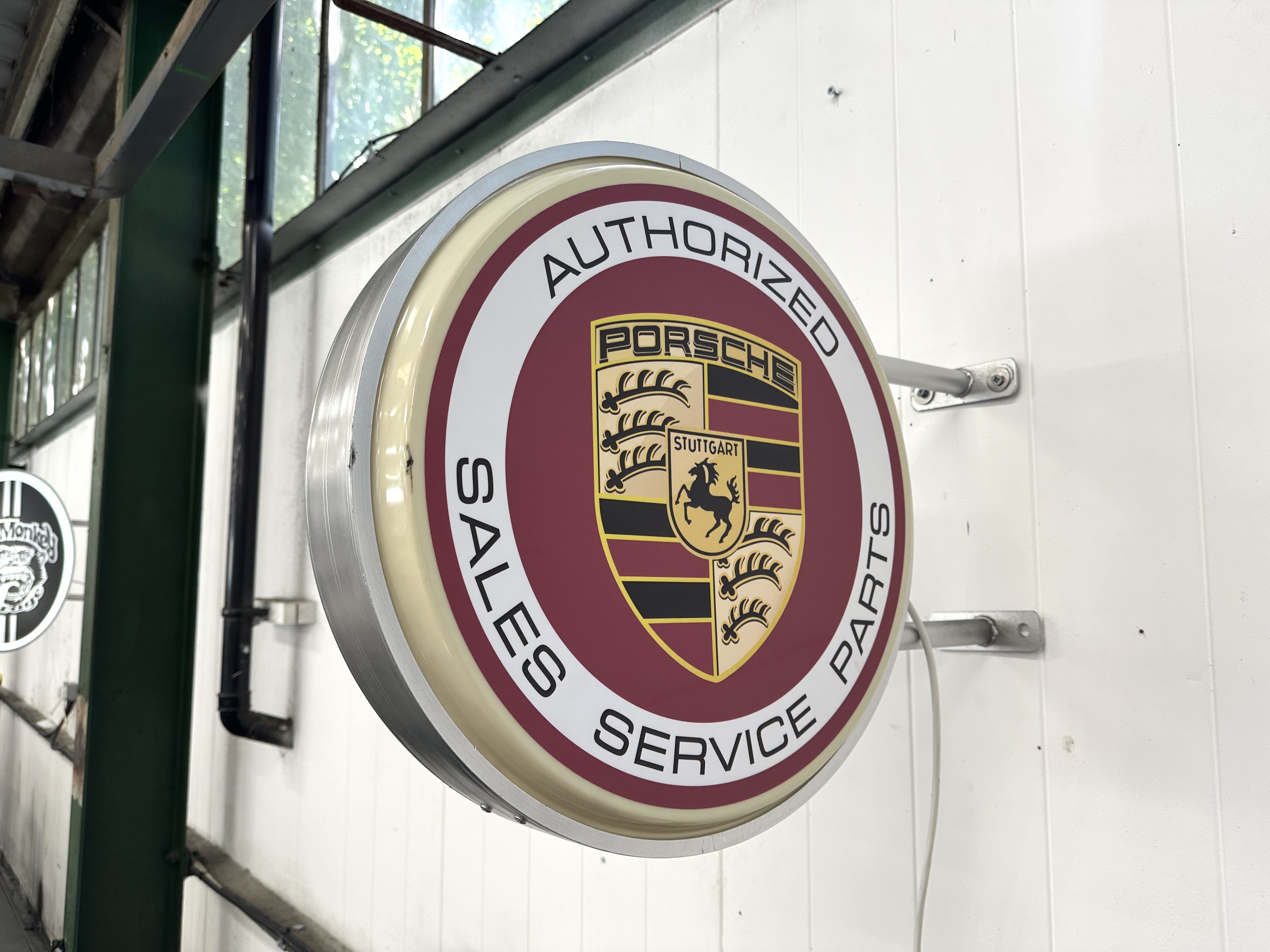 Lot 43 - Illuminated Porsche Service Sign - NO RESERVE