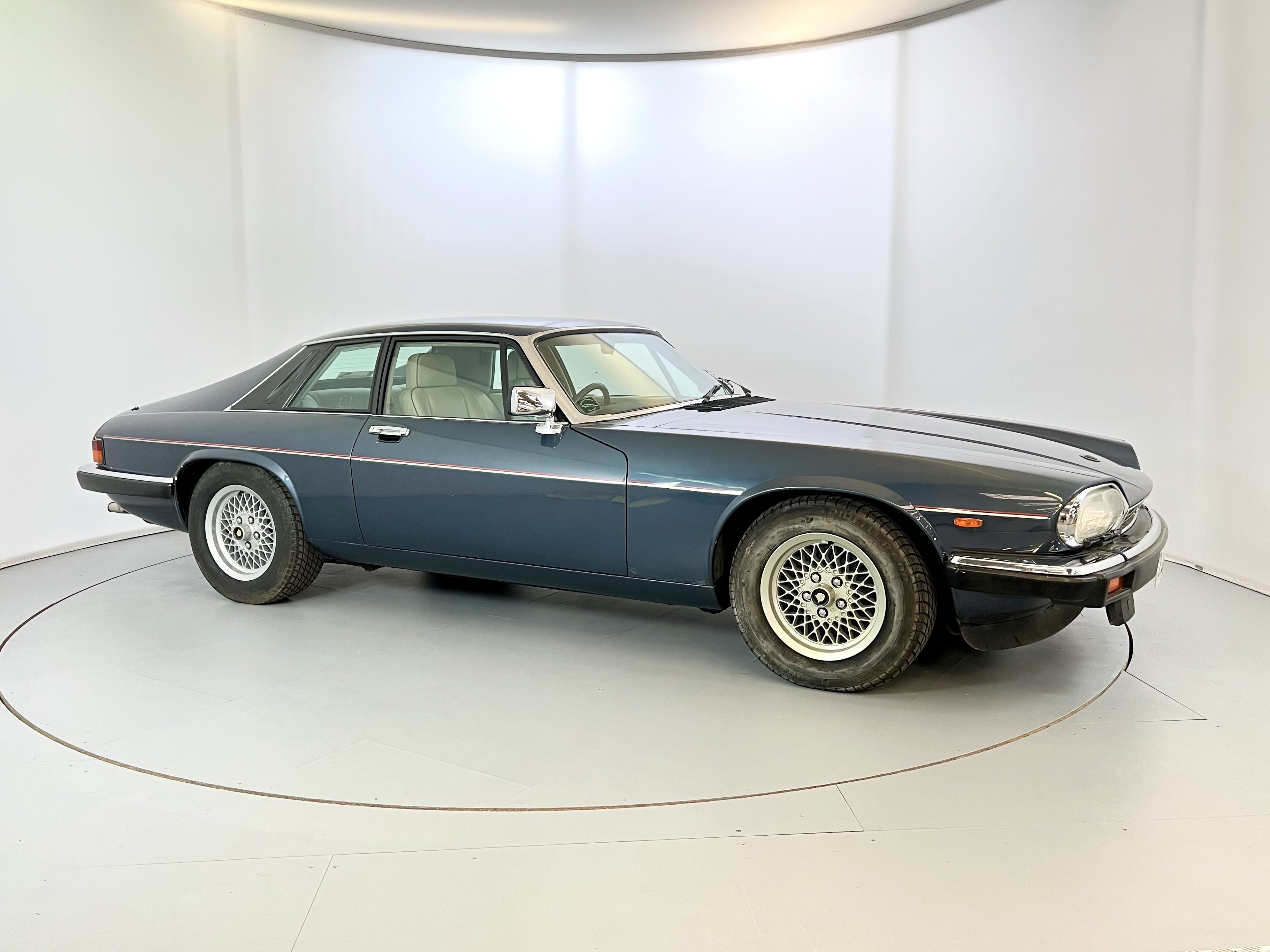 Lot 131 - 1989 Jaguar XJS V12
