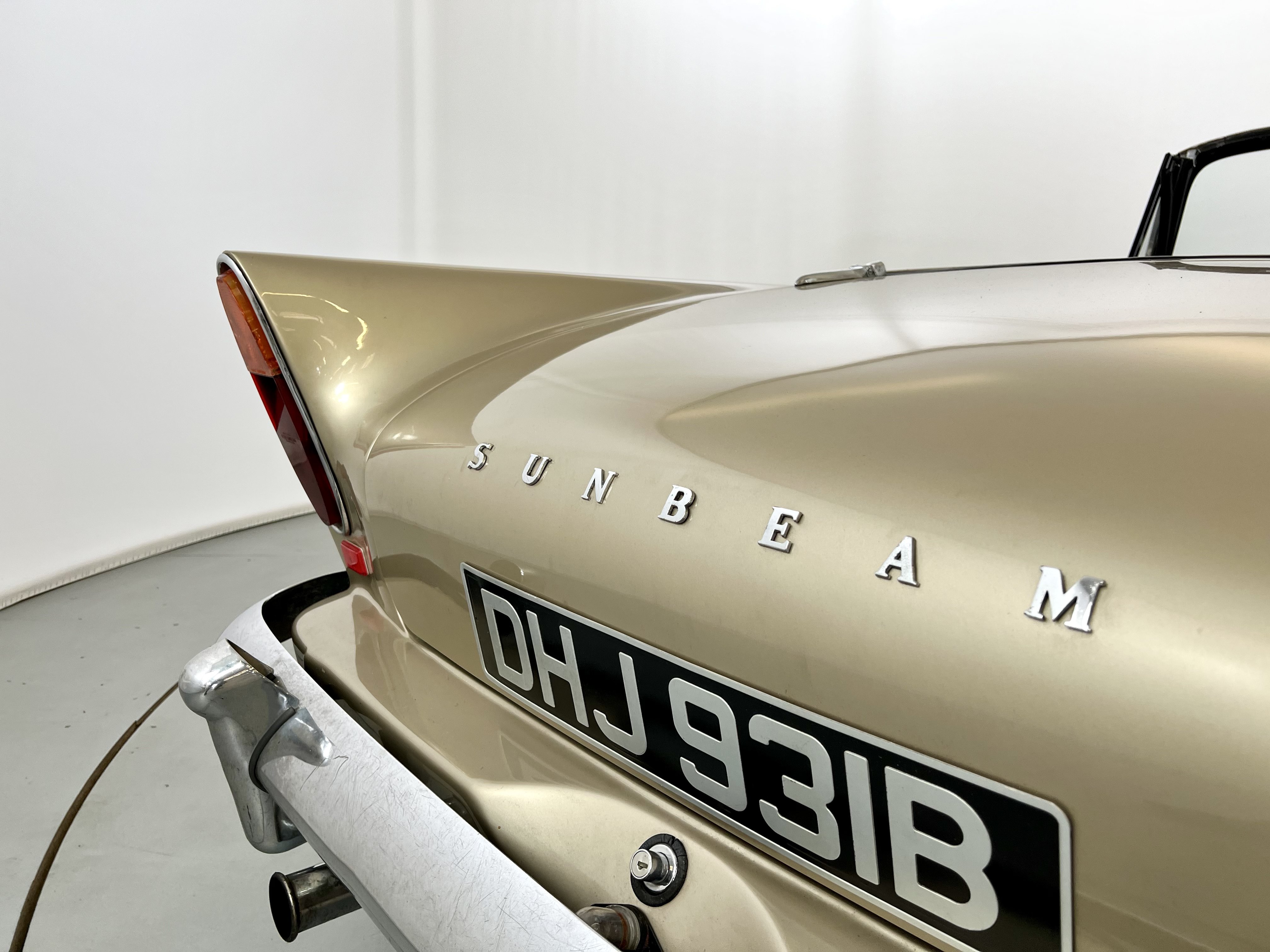 Lot 43 - 1964 Sunbeam Alpine MK3