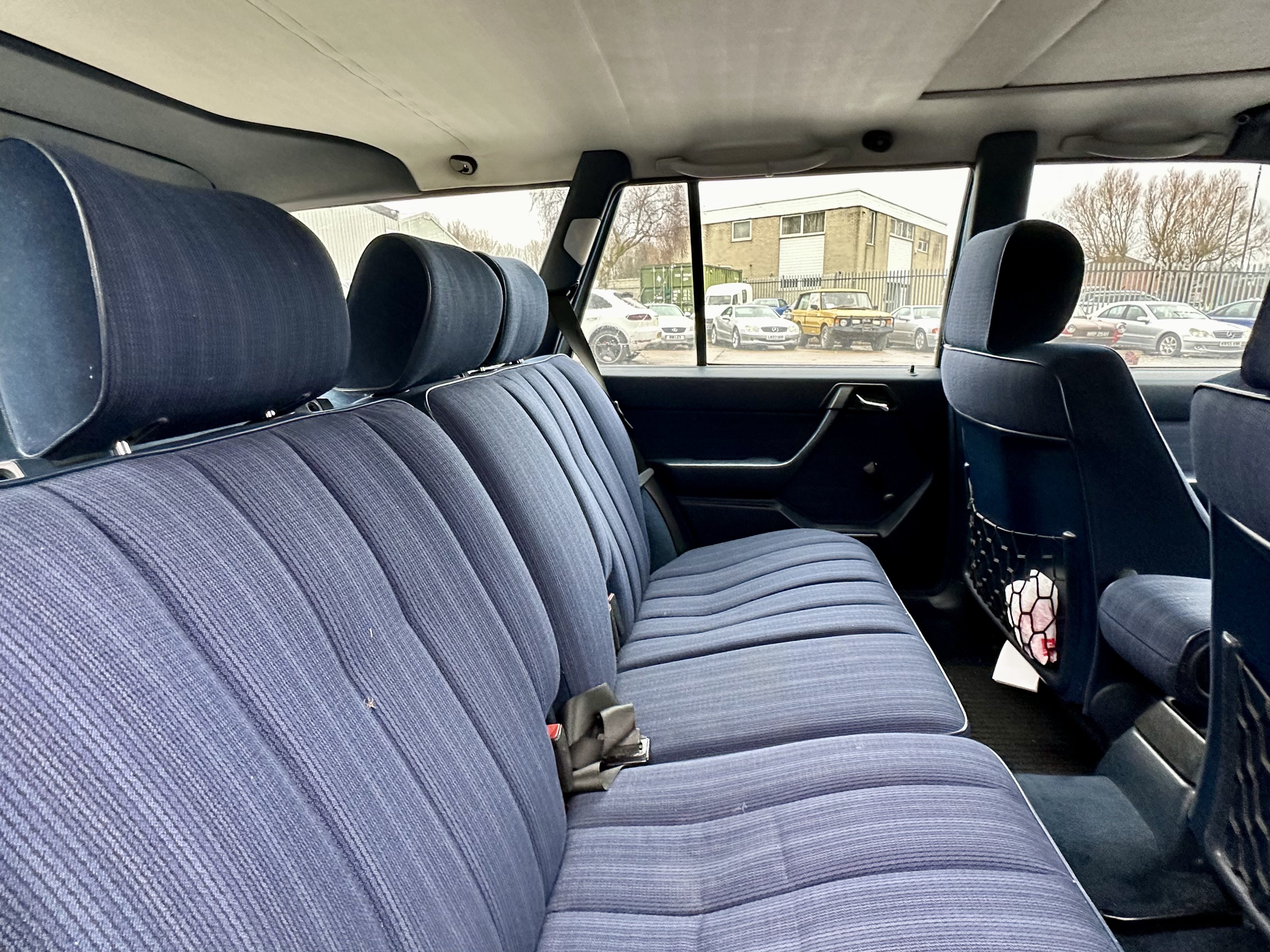 Lot 71 - 1988 Mercedes-Benz E230