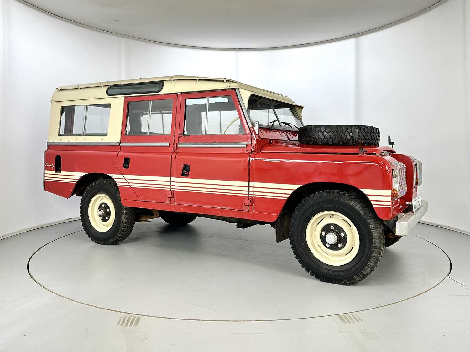 Lot 48 - 1983 Land Rover Series III